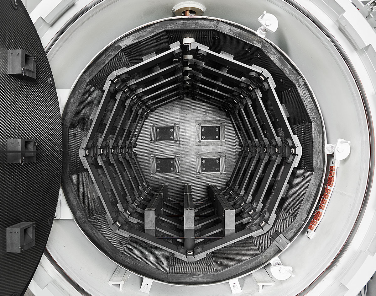 Single-Chamber Vacuum Furnaces